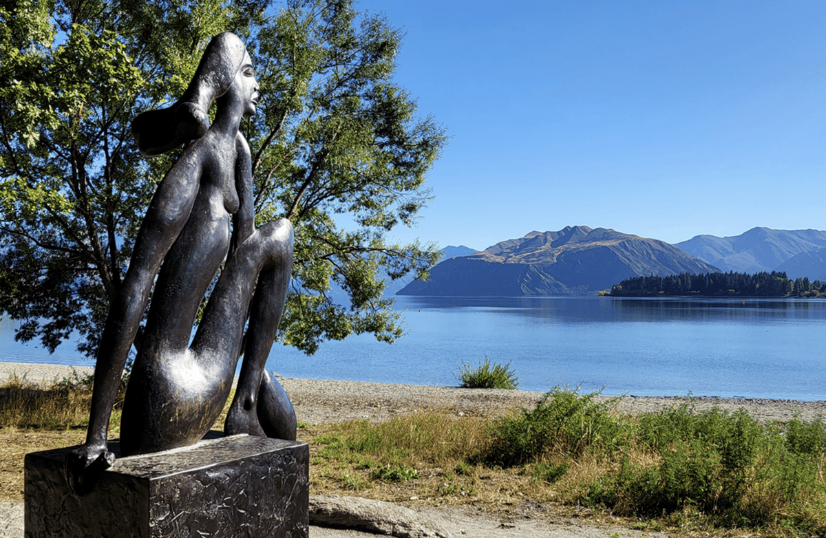 Paul Dibble Sculpture Installed on Wānaka Lakefront